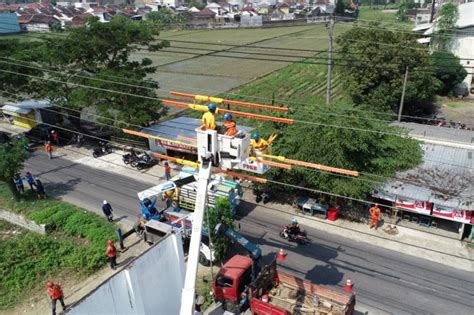 PLN UP3 Surakarta Pastikan Keandalan Pasokan Listrik Selama Perayaan