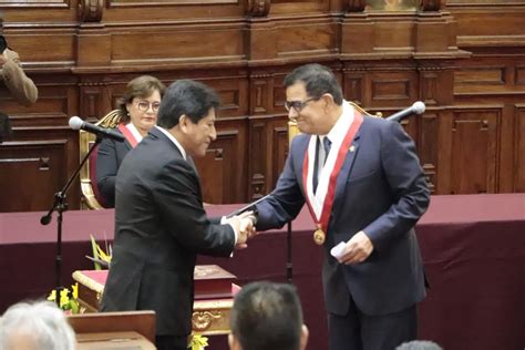 Defensoría Perú on Twitter Abogado Josué Gutiérrez Cóndor jura al