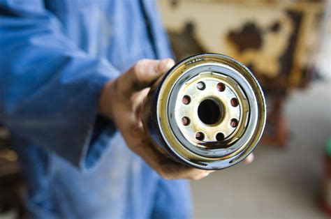 Cómo cambiar el aceite y filtros del coche Alquiber