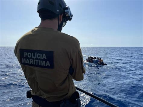 Polícia Marítima interceta dois caiaques migrantes no Mediterrâneo