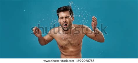 Studioaufnahme Eines Gut Aussehenden Nackten Mannes Stockfoto