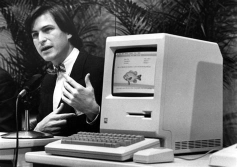 Photo Steve Jobs Pr Sente Le Macintosh D Apple Le Janvier