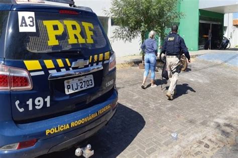 PRF prende foragido da Justiça de Santa Catarina no litoral do Piauí