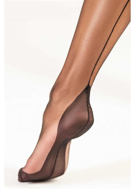 Calze Di Nylon Velatissime Con La Riga Tentation 10 Den Cervin Paris