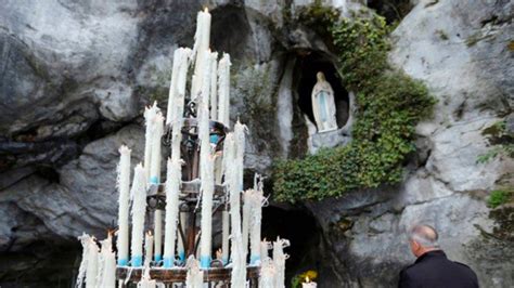 Devoti alla Vergine di Lourdes oggi 5 Febbraio 2021 è il 4 giorno
