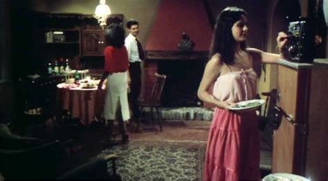 Naked Lorraine De Selle In Vacanze Per Un Massacro