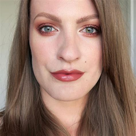 Pin On Warm Toned Make Up Looks