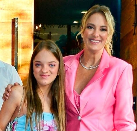 Em rara aparição após rinoplastia Rafa Justus surpreende parentes e