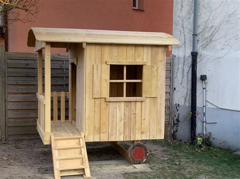 Ein Echter Bauwagen Vockel Spielanlagen Aus Nat Rlichem Holz