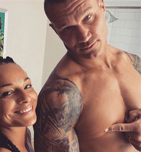 Photos Randy Orton Publishes Topless Photo Of His Wife Foto De