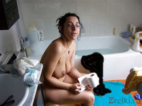 Amateur Milfs And Housewives Nude In The Toilet Full Size Picture 3