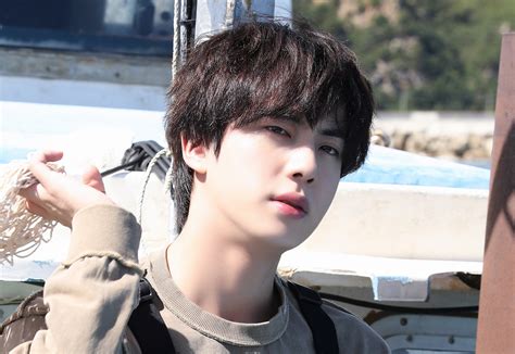 레전드 비주얼 방탄소년단 진 비현실적 아름다운 외모 개인화보집 메이킹 필름 시선집중 네이트 뉴스
