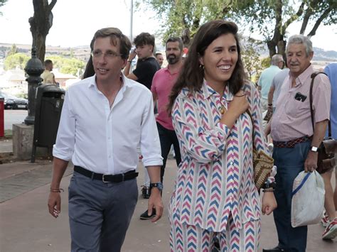 José Luis Martínez Almeida y Teresa Urquijo Foto 1 de 4