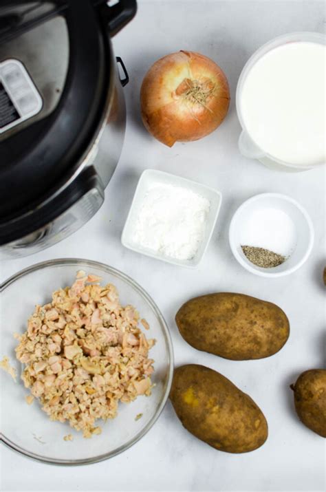 This Easy Clam Chowder Is Hearty Creamy And So Flavorful