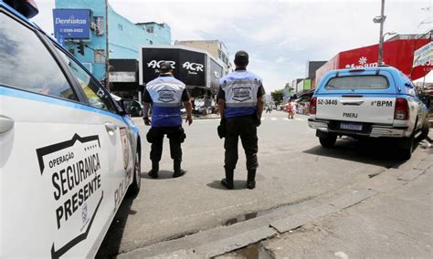 Mulher é baleada no pescoço durante assalto a ônibus em Madureira