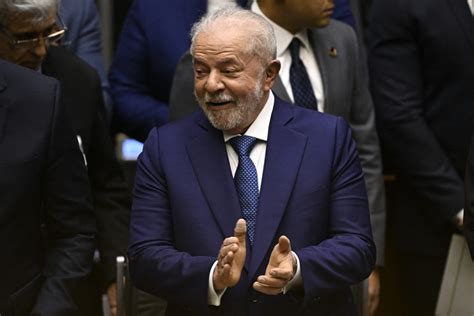 Lula é empossado pelo Congresso e assume 3º mandato na presidência