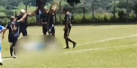 V Deo Homem Morre Ap S Passar Mal Durante Jogo De Futebol Amador