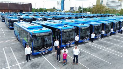 El gobernador Mauricio Vila Dosal presentó las 74 nuevas unidades