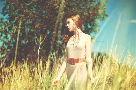 Wallpaper Sunlight Women Outdoors Redhead Model Nature Field Spring Autumn Flower