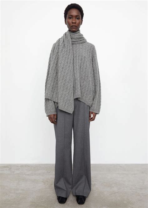 Womens Designer Wool Cashmere Scarves Totême Grey Sweater Outfit