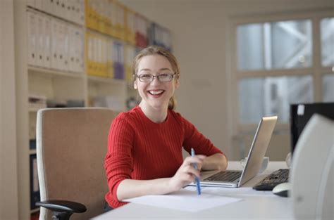 Motywujące cytaty o pracy i pasji złote myśli które inspirują oraz