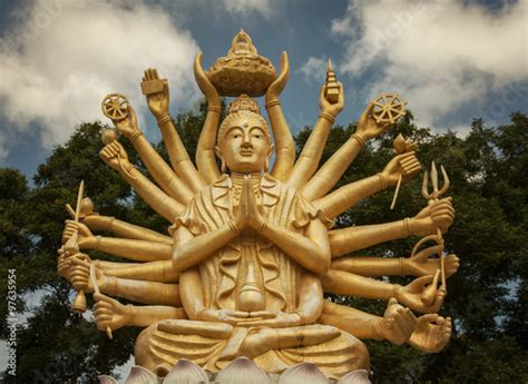 Multi Armed Buddha Stockfotos Und Lizenzfreie Bilder Auf Fotolia