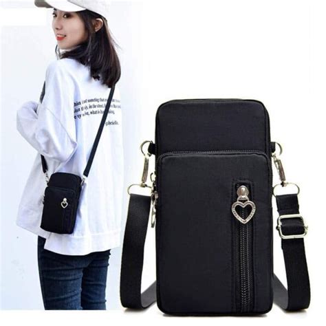 Petite pochette femme pouvant contenir votre téléphone portable