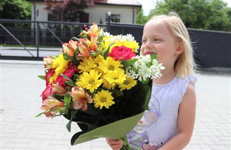 Mamy Bukiet Na Dzie Mamy Najlepsze Yczenia Dla Wszystkich Mam