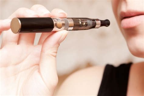 Cigarro eletrônico vape o que é por que faz mal e riscos do uso