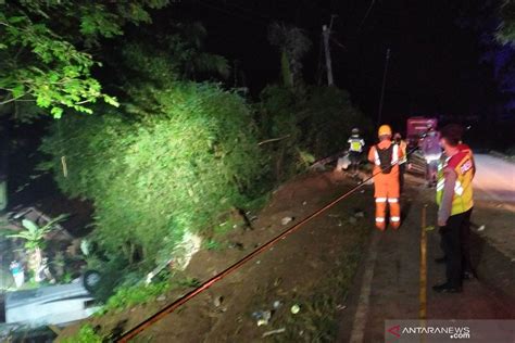 Polisi Mulai Gelar Olah TKP Kecelakaan Bus Di Sumedang ANTARA News