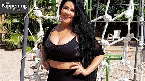 Iris Klein Nude OnlyFans Leaks Fappening FappeningBook