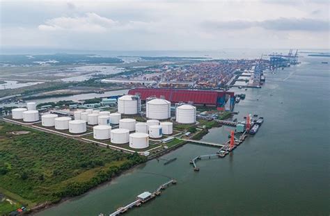 Cận cảnh kho cảng LNG lớn nhất Việt Nam nằm cạnh bên cảng Cái Mép