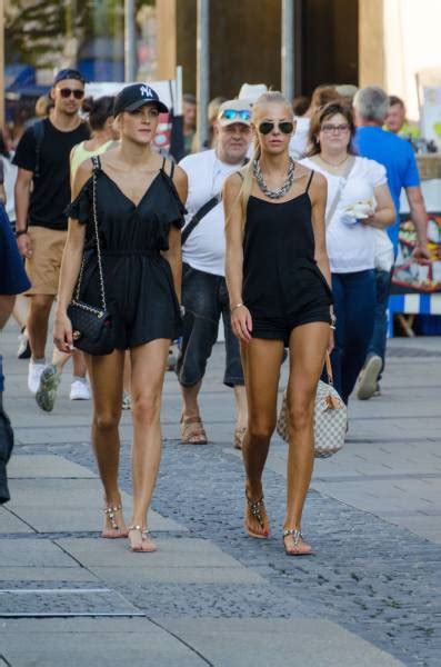 Beautiful And Sexy Girls Spotted In The Street Pics Izispicy