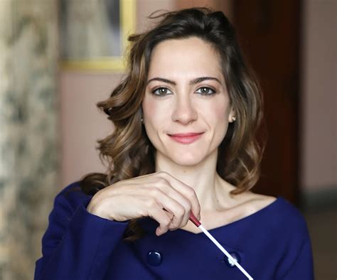 Portrait De Clelia Cafiero Directrice Musicale Angers Nantes Op Ra