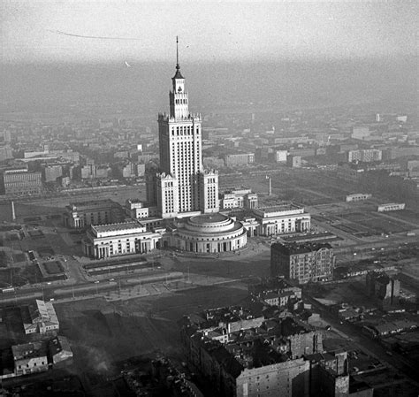 Zniszczenia wojenne Warszawy zdjęcia miasta kiedyś i dziś IV