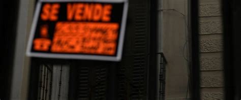 El Euríbor se modera por primera vez en 20 meses pero mantiene las
