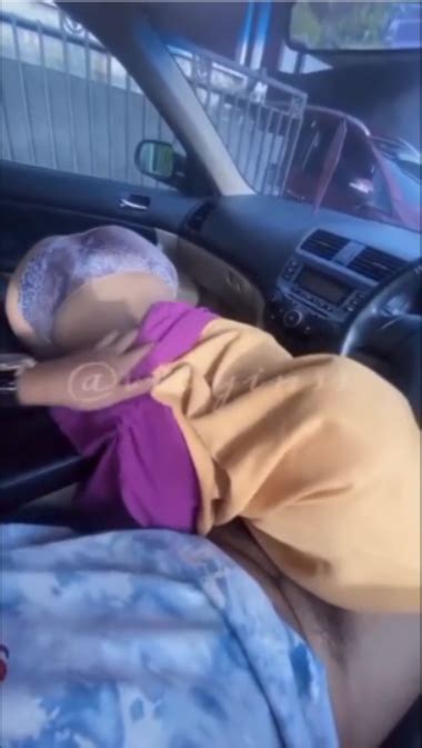 Hijab Semok Main Di Mobil LKPRD XYZ