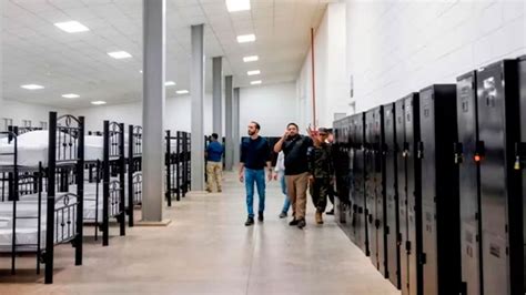 Nayib Bukele inauguró una megacárcel para 40 000 pandilleros Diario