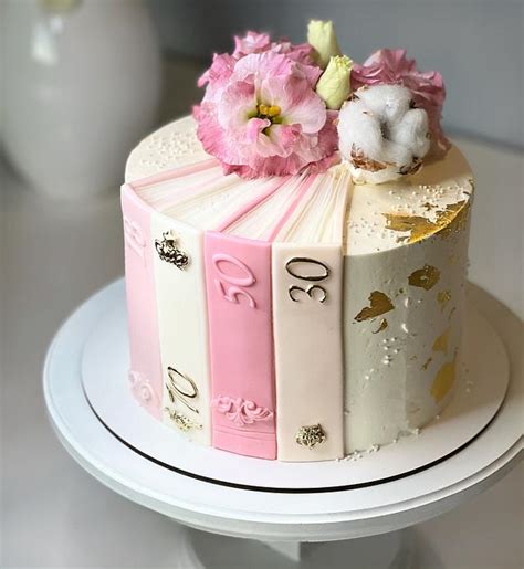 Cake for four Decorated Cake by Dominikovo Dortičkovo CakesDecor