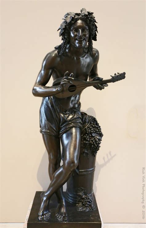 Pin de France francés français fren en Musée du Louvre sculptures
