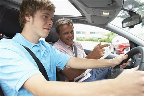 Conoce los Requisitos para ser Profesor de Autoescuela en España