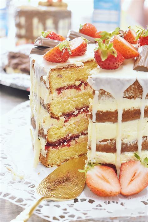 Naked Cakes Torten mit Süßigkeiten von DeineTorte de Calistas Traum