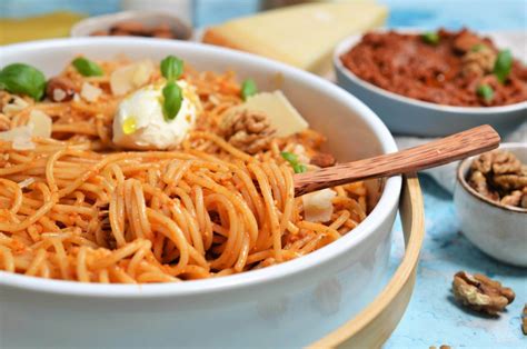 Spaghetti cu pesto roșu Paste Băneasa