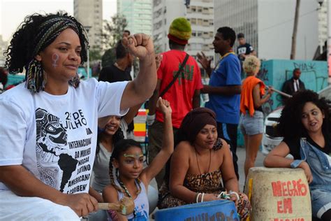 Ato em São Paulo condena violência e celebra resistência das mulheres