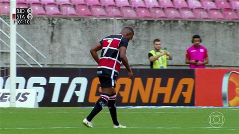 Vídeo Aos 1 min do 1º tempo chute para fora de fora da área de Lucas