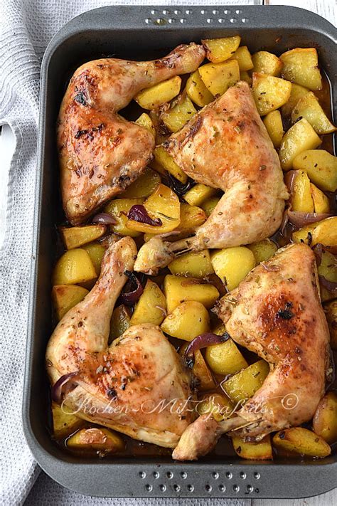 Hähnchenschenkel mit Kartoffeln aus dem Backofen Rezept