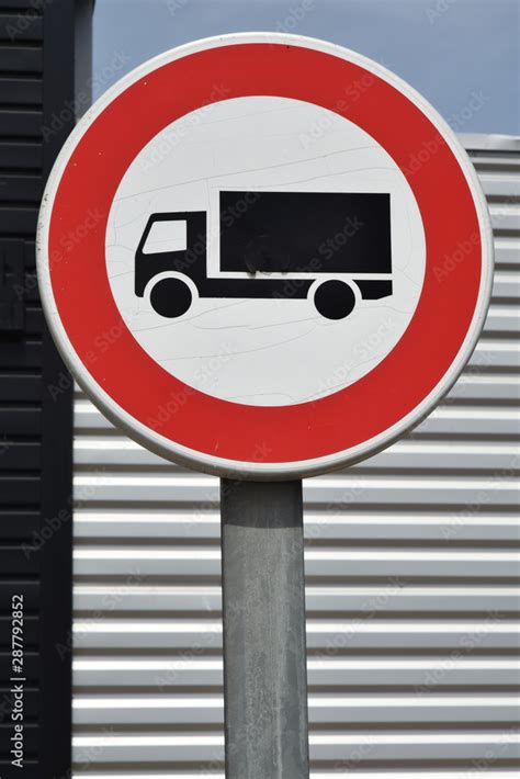 Panneau Interdit Aux Poids Lourds Stock Photo Adobe Stock