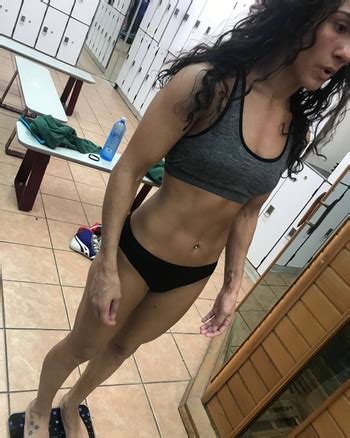 AMANDA SERRANO Feet AZNudeFeet