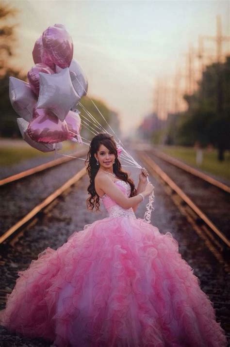 Quinceanera Poses Ideas