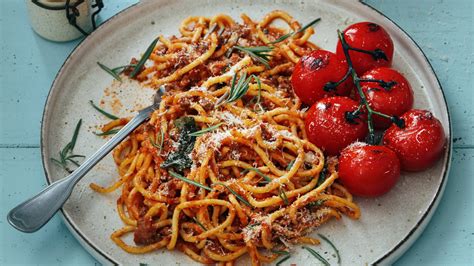 Rezept Nudeln mit Tomatensoße von Jamie Oliver in 3 Minuten
